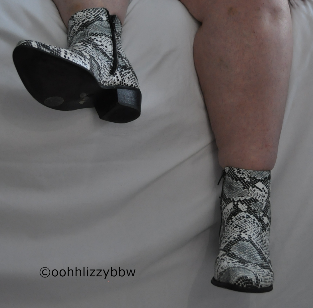 Bbw Fat Claves In Ankle Boots 1 Pics Xhamster