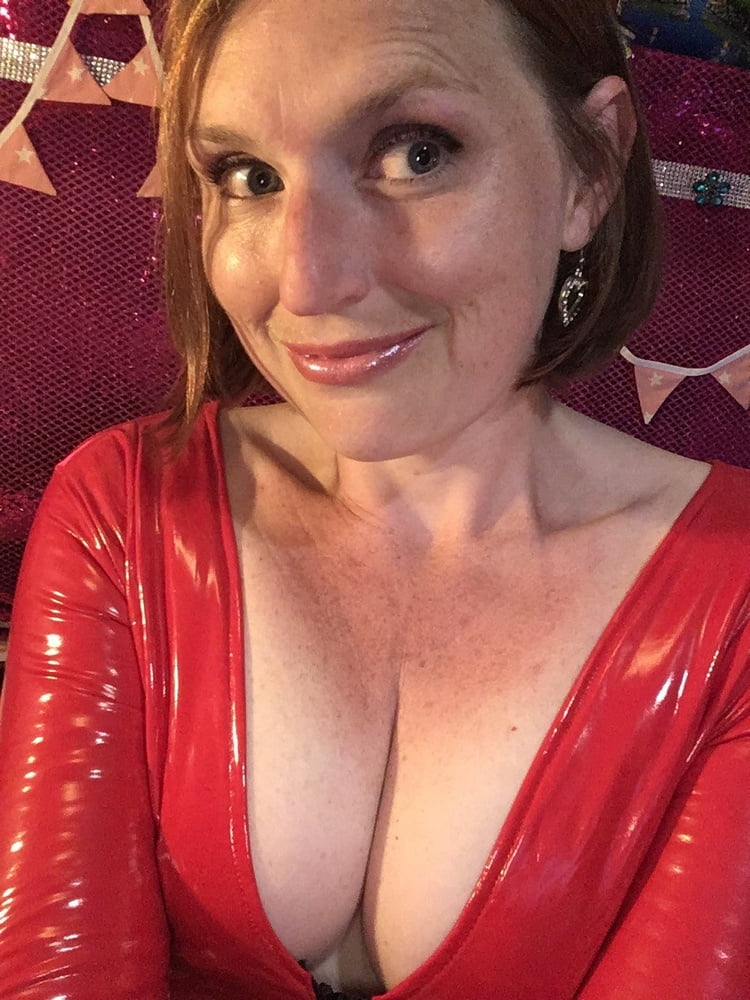 Testing Out A New Latex Dress 6 Pics XHamster